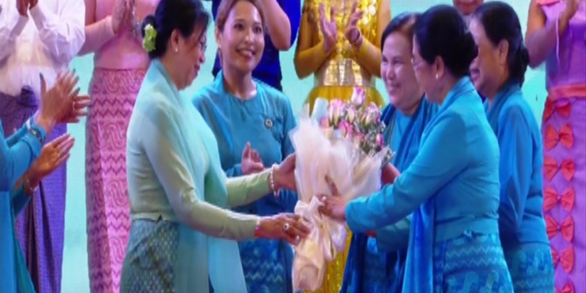 Traditional Beauties of Myanmar Women: Fashion Show to commemorate ...