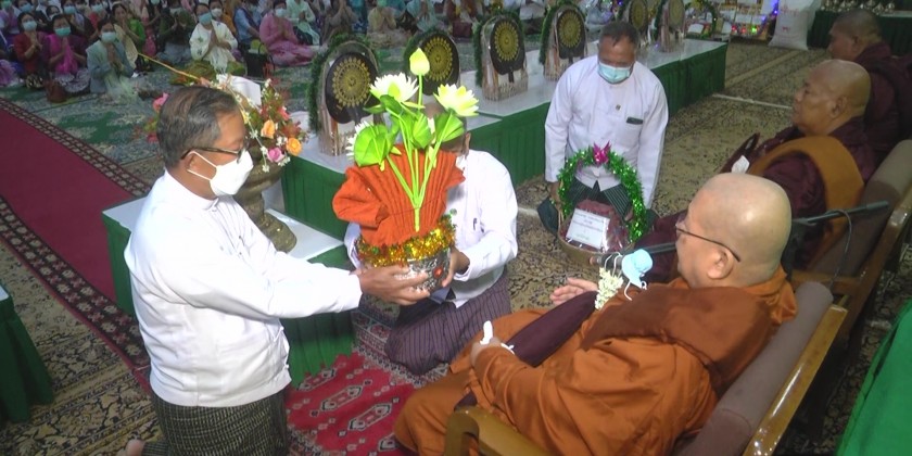 Donating Kathina Robes: MOALI organized a ceremony in Nay Pyi Taw ...
