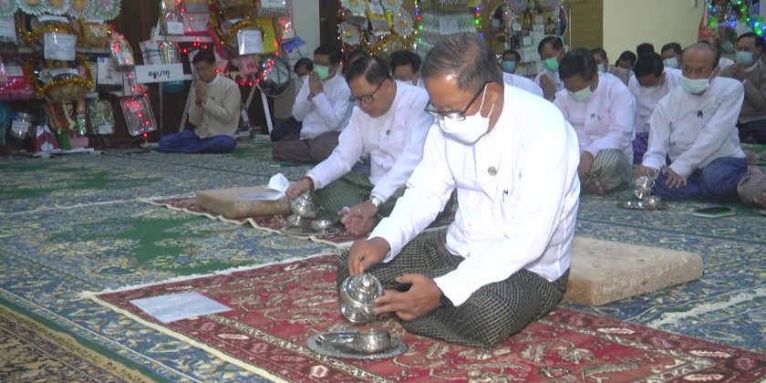 Donating Kathina Robes: MOALI organized a ceremony in Nay Pyi Taw ...
