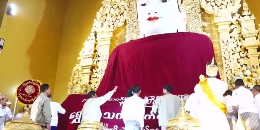 Lotus robe offering ceremony: Lotus robe offered to Mandalay ...