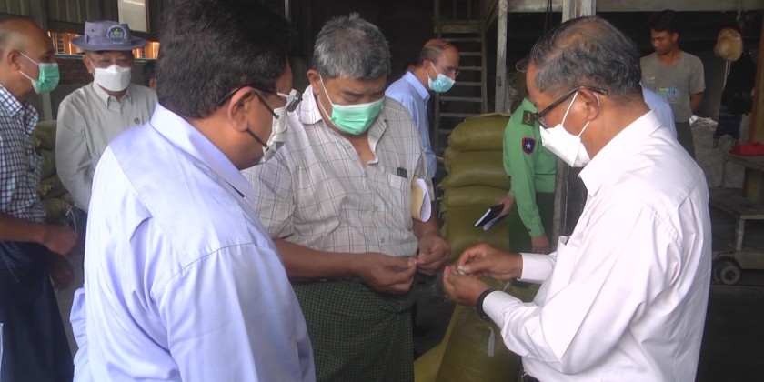 Development of cotton production: Meeting with cotton millers in Pyigyi ...