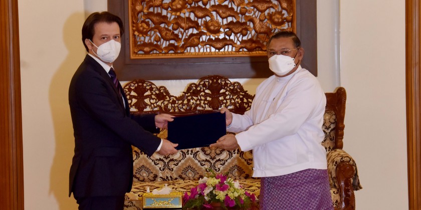 Courtesy Call: IOM Chief of Mission presents his Accreditation Letter ...