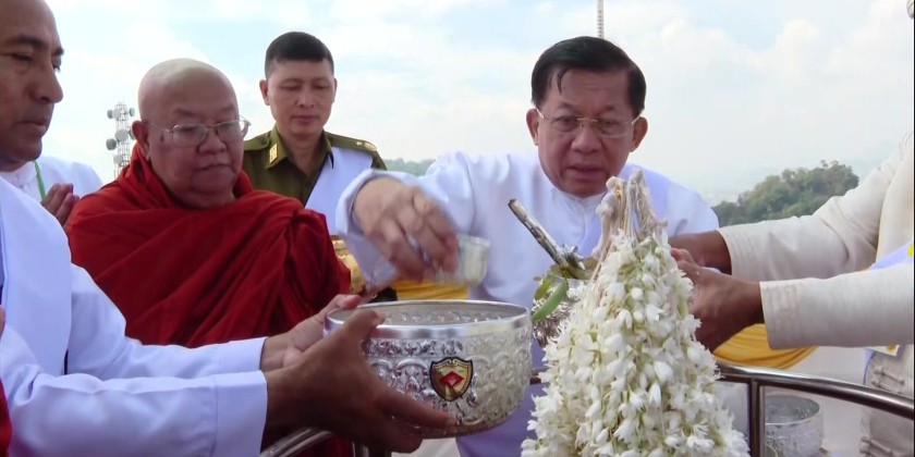 Consecration Ceremony: Diamond Bud hoisted atop Shwe Bone Pwint Pagoda ...