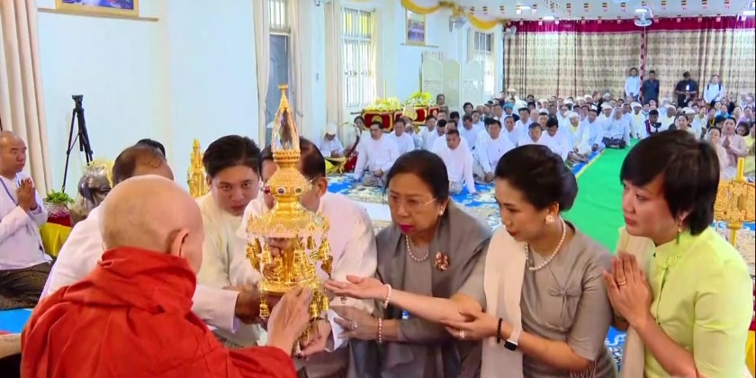Consecration Ceremony: Diamond Bud hoisted atop Shwe Bone Pwint Pagoda ...
