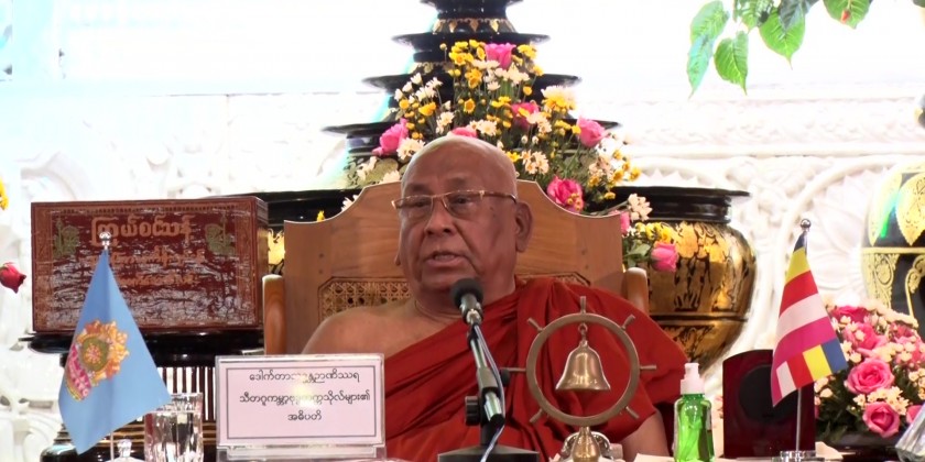 Presenting certificate of honor: Editing Tipitaka Pali-Roman ...