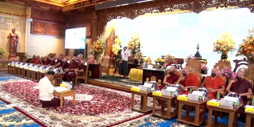 Presenting certificate of honor: Editing Tipitaka Pali-Roman ...