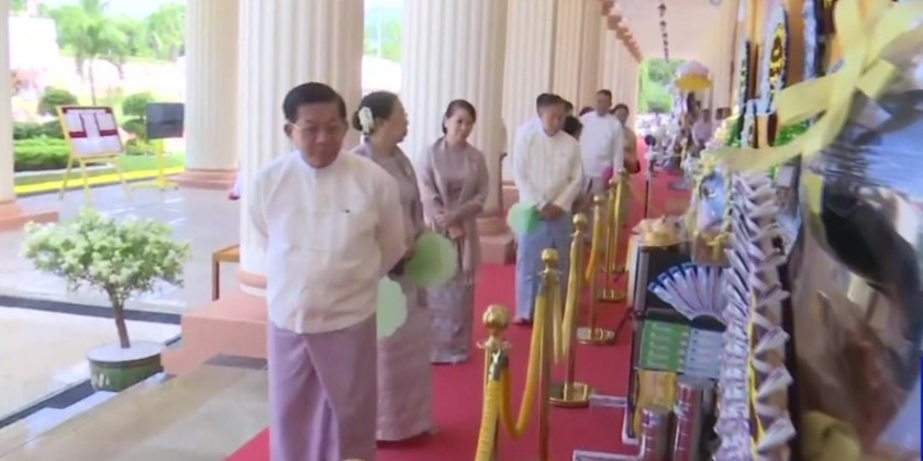 Kathina offering ceremony :Families of the Office of C-in-C offered ...