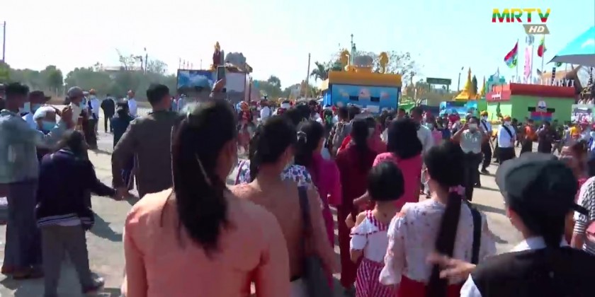 Display of Parade vehicles: Depicting landmarks, traditional customs ...