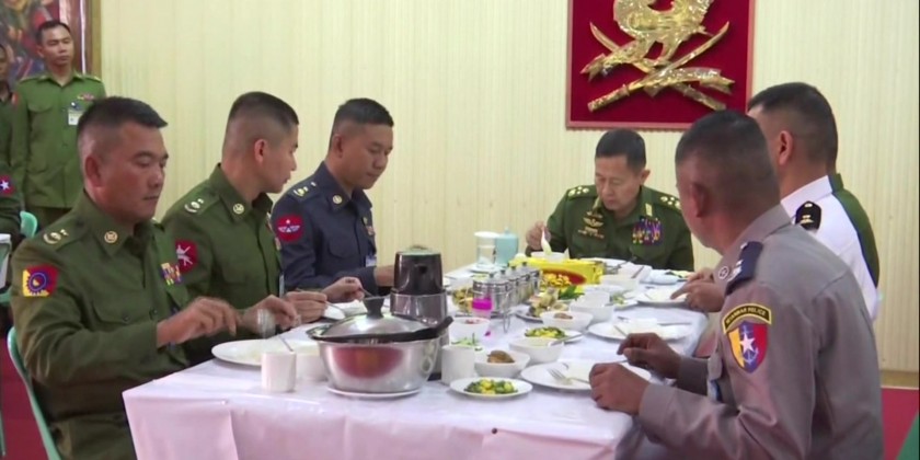 Hospital Visit: VSG comforts the hospitalized personnel in Aung Pan ...