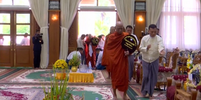 Religious Event: Senior General attends the Waso Robe Offering Ceremony ...