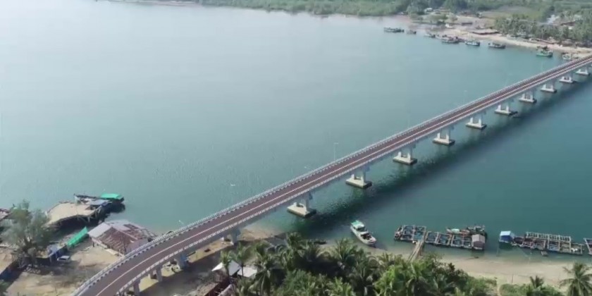 Smooth Transportation: Gwa Chaung Bridge construction works completed ...