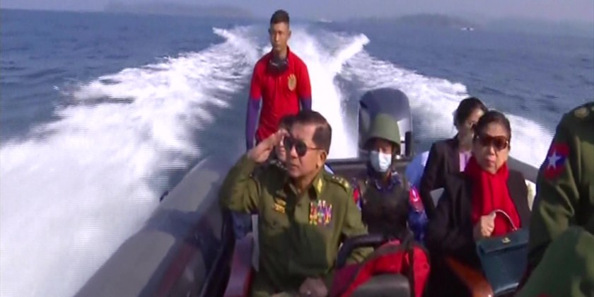 Naval Exercises: SG observes trainings of Local Navy Unit near Thandwe ...