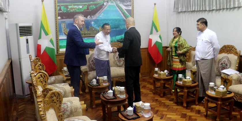 Receiving regional Director: MIFER UM received UNFPA regional Director ...