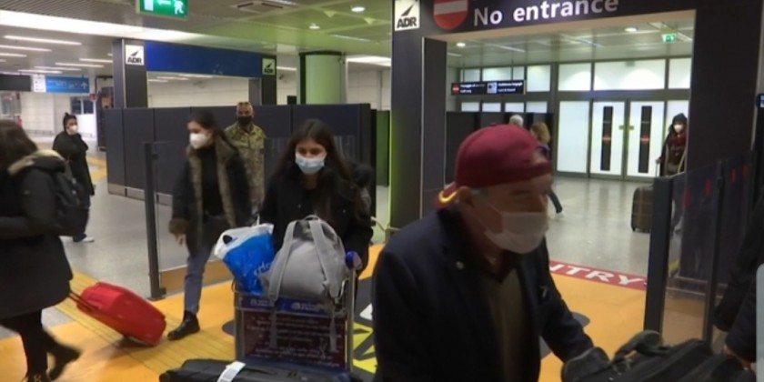 Passengers arrive in Rome on last flight from London | Myanmar ...