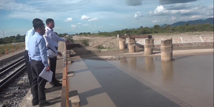 Inspection of Reconstruction Efforts: SAC member inspected ...