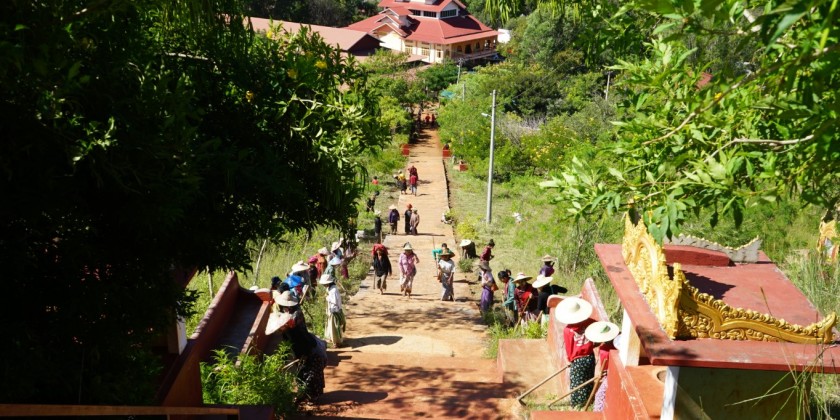 Contributing collective cleaning: Military personnel, office staffs and ...