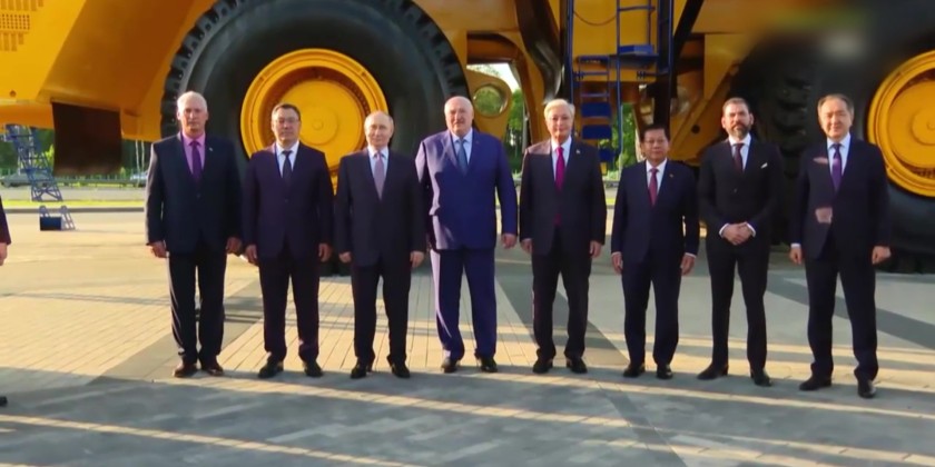 Plenary session of EEF 2025: SAC Chairman attended and delivered the ...