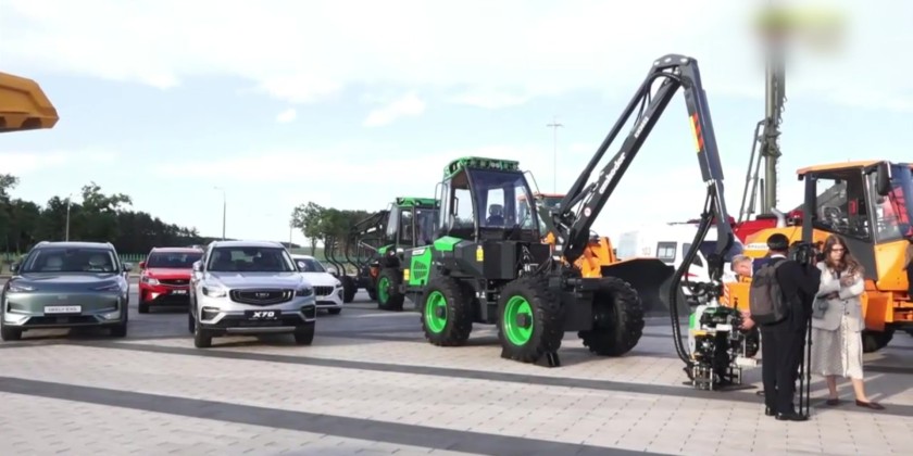 Plenary session of EEF 2025: SAC Chairman attended and delivered the ...