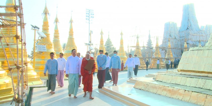 Religious Ceremony: Parittas recitation at Shwedagon Pagoda | Myanmar ...