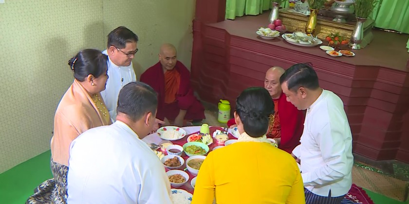Prize Awarding Ceremony: Monks and nuns who passed the exams awarded ...