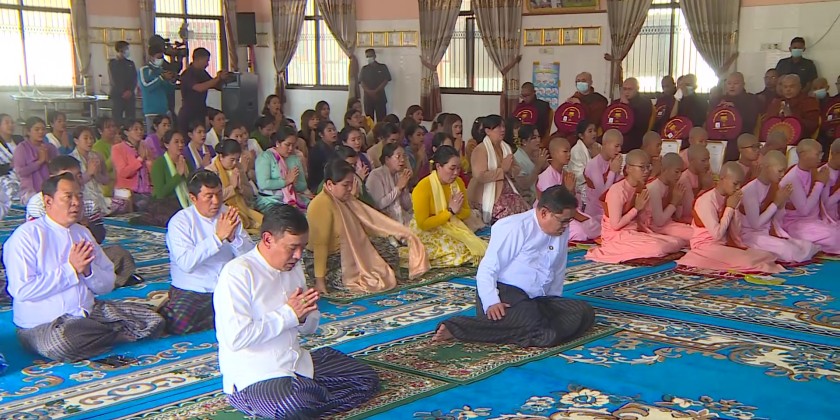 Prize Awarding Ceremony: Monks and nuns who passed the exams awarded ...