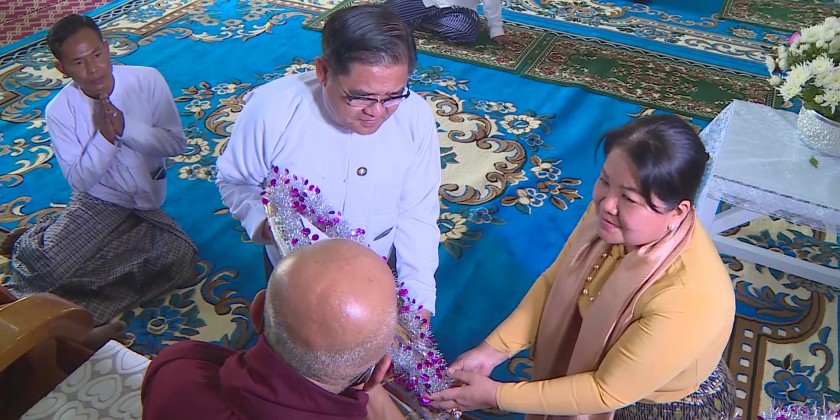 Prize Awarding Ceremony: Monks and nuns who passed the exams awarded ...