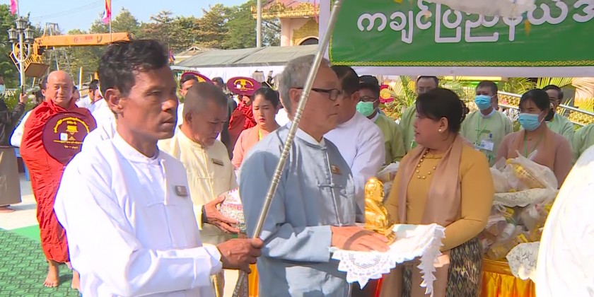 Prize Awarding Ceremony: Monks and nuns who passed the exams awarded ...