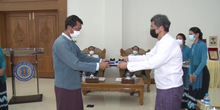 Donation Ceremony: Winning medals of Literati Daw Kyan donated ...
