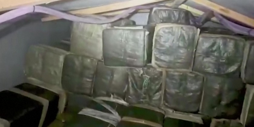 Biggest-ever Colombian narco sub intercepted | Myanmar International TV