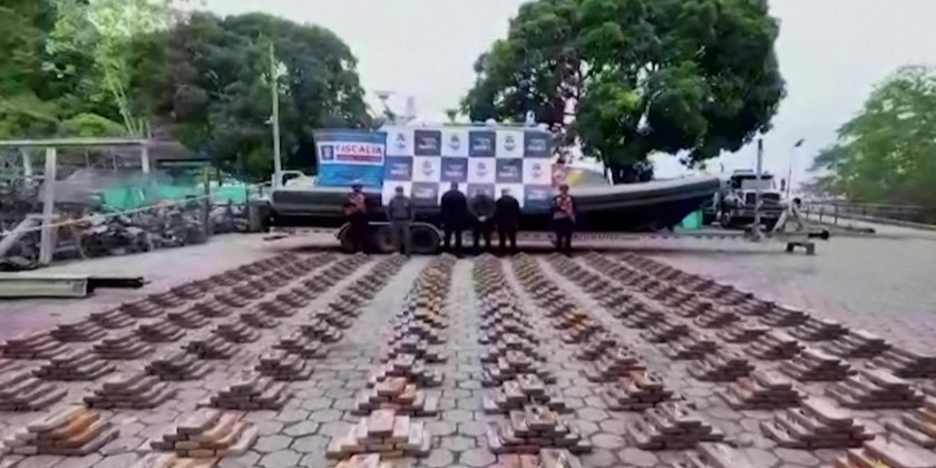 Biggest-ever Colombian narco sub intercepted | Myanmar International TV
