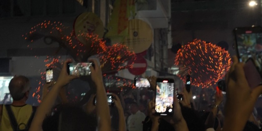 Hong Kong revives 'living tradition' of fire dragon dance | Myanmar ...