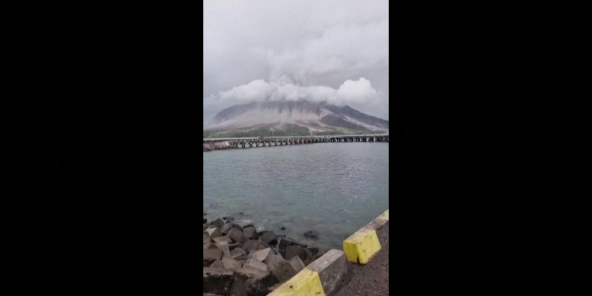 Indonesia airport near volcano closed after eruptions | Myanmar ...