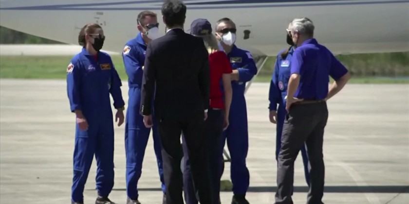 Crew arrives at Kennedy Space Center | Myanmar International TV
