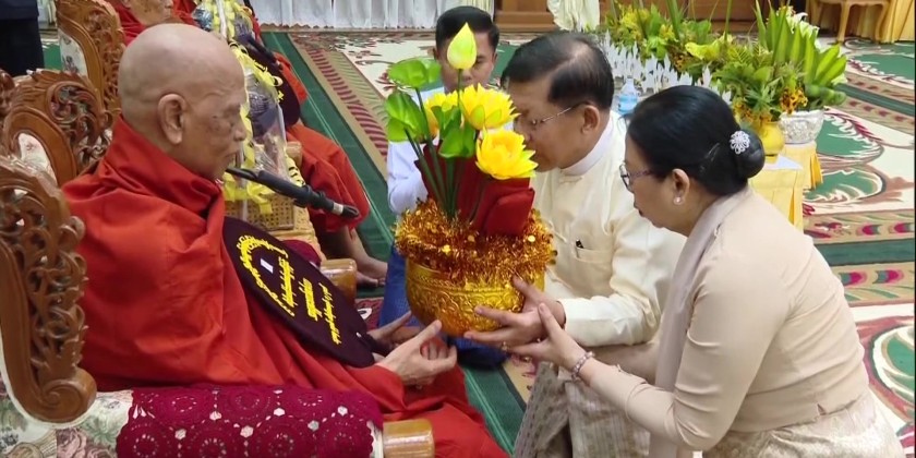 Waso Robe Offering Ceremony: Waso Robes and offertories donated to the ...