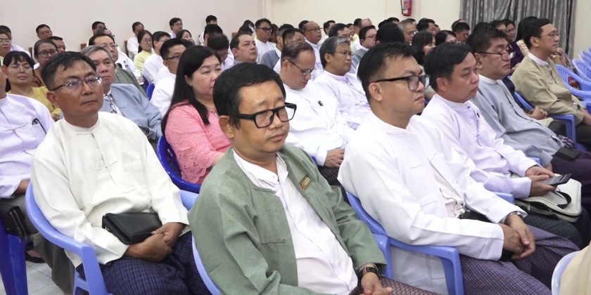 Meeting with Health Officials: MOH UM held a meeting with the health ...