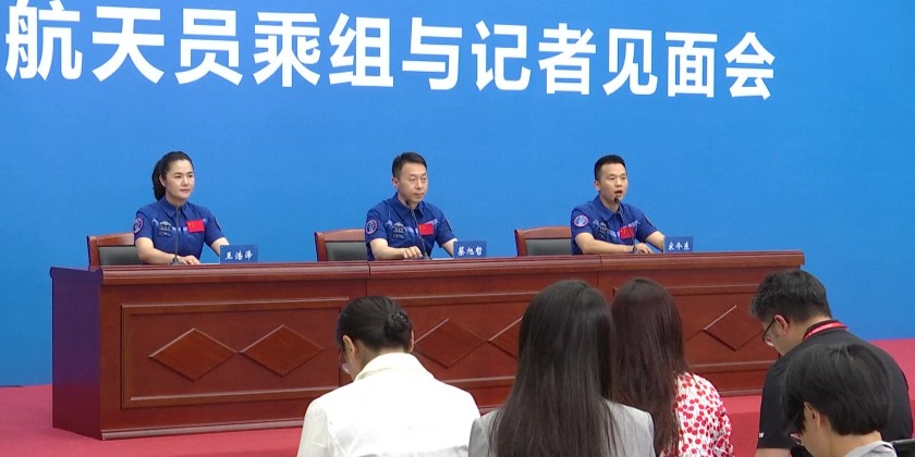 China's Shenzhou-19 astronauts meet press after return from space ...