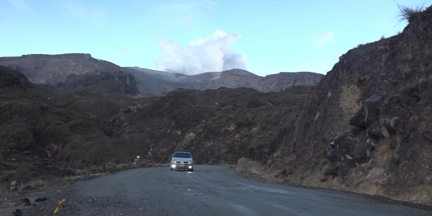 Farmers stay after evacuating Colombian volcano | Myanmar International TV