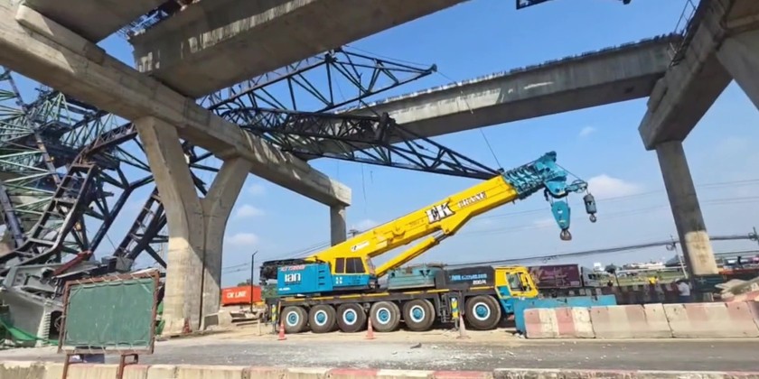 Crane collapse on road kills two | Myanmar International TV