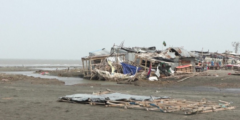 People start rebuilding houses in Cyclone Remal aftermath | Myanmar ...
