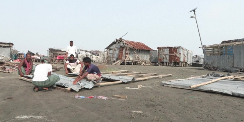 People start rebuilding houses in Cyclone Remal aftermath | Myanmar ...