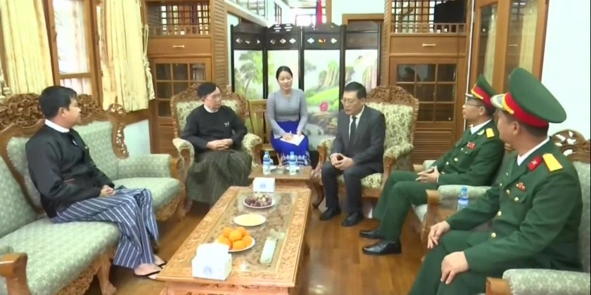 Farewell to Late Leader: SAC Secretary signs condolence book at Viet ...