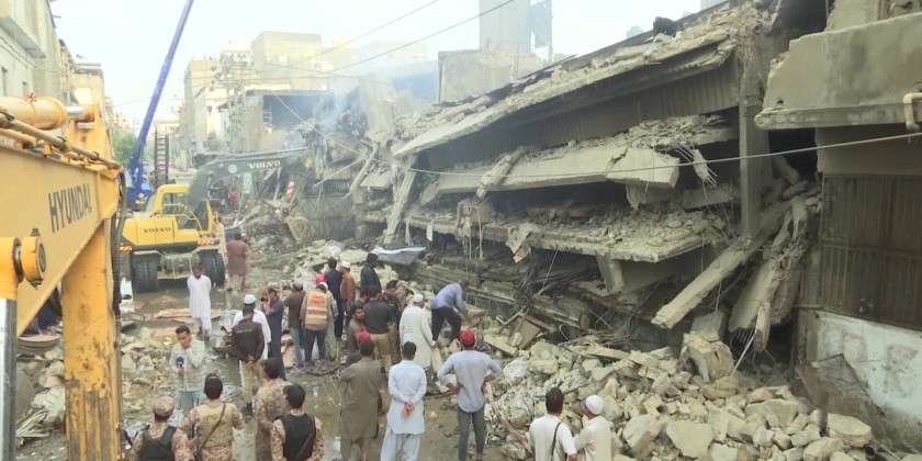 Four firefighters die in Karachi factory fire | Myanmar International TV