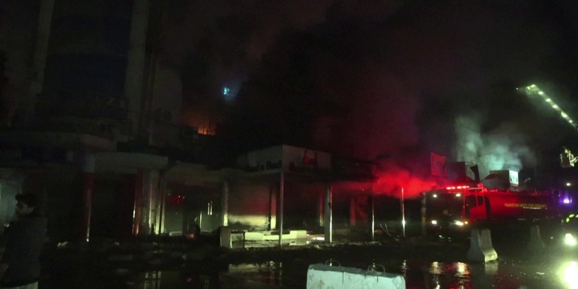 At least three people killed in a fire at a shopping center in Pakistan ...
