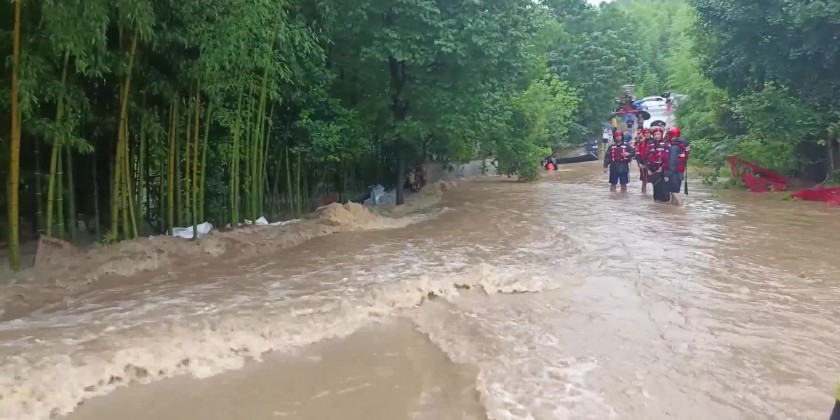 Emergency rescues, evacuations in heavy floods | Myanmar International TV