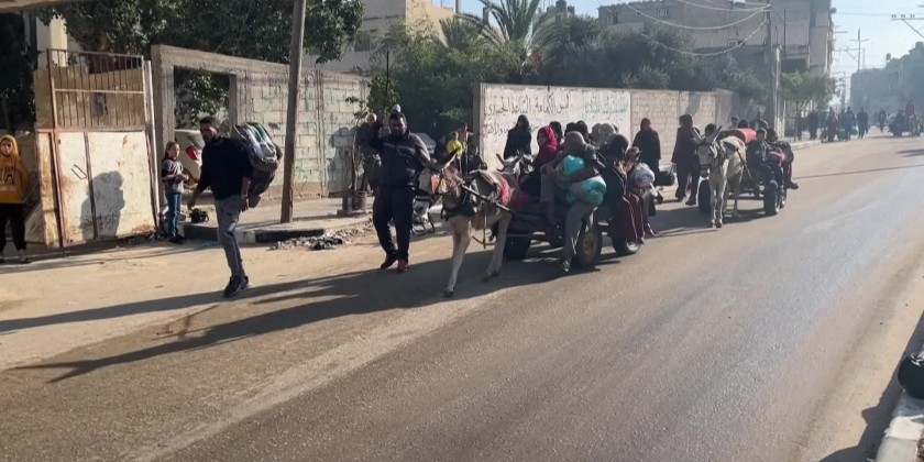 Residents flee eastern Khan Yunis in Gaza as deadly fighting resumes ...