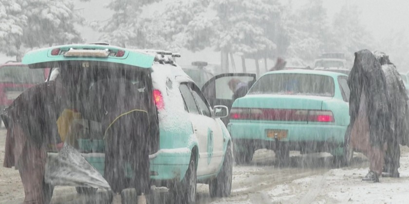 Heavy snowfall hits Afghanistan capital | Myanmar International TV