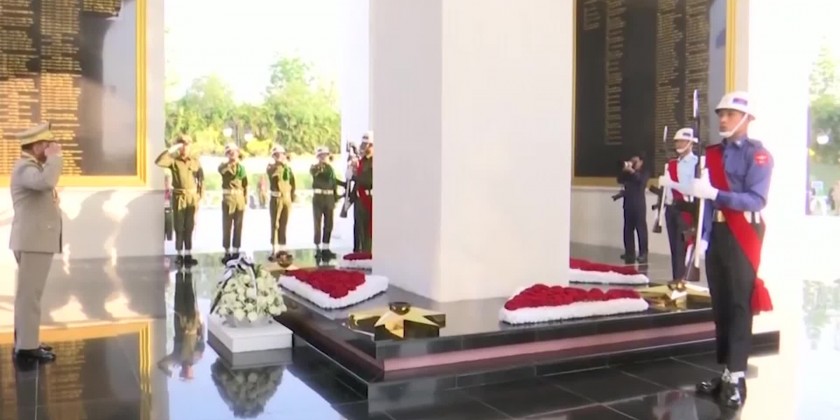 Honoring Fallen Soldiers: Ceremony at the Memorial to the Fallen Heroes ...