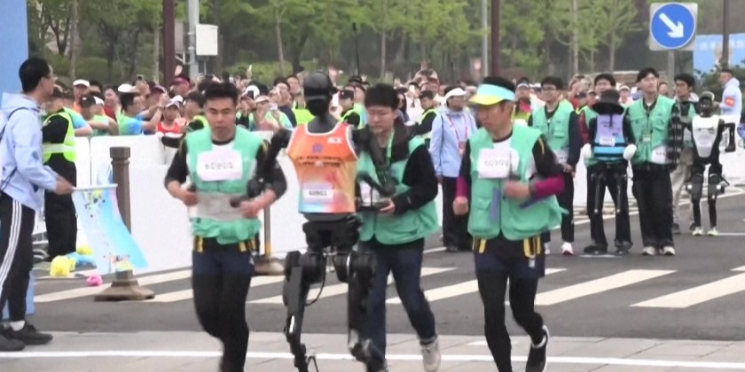 World's first humanoid robots half-marathon kicks off in Beijing ...