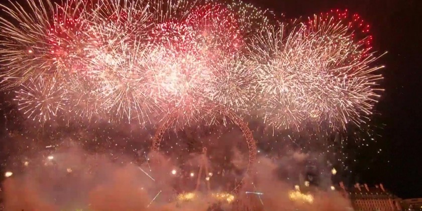 London welcomes 2024 with 'biggest ever' fireworks display | Myanmar ...