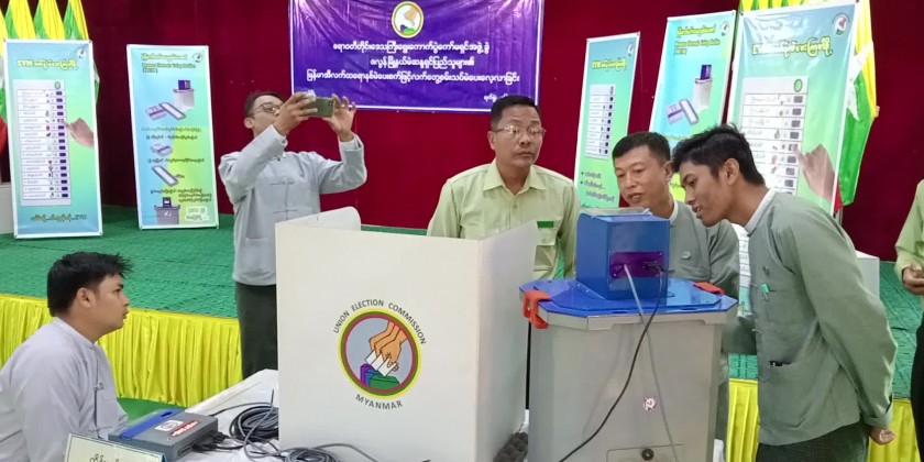 Voting Demonstration: Demonstrating Myanmar Electronic Voting Machine ...